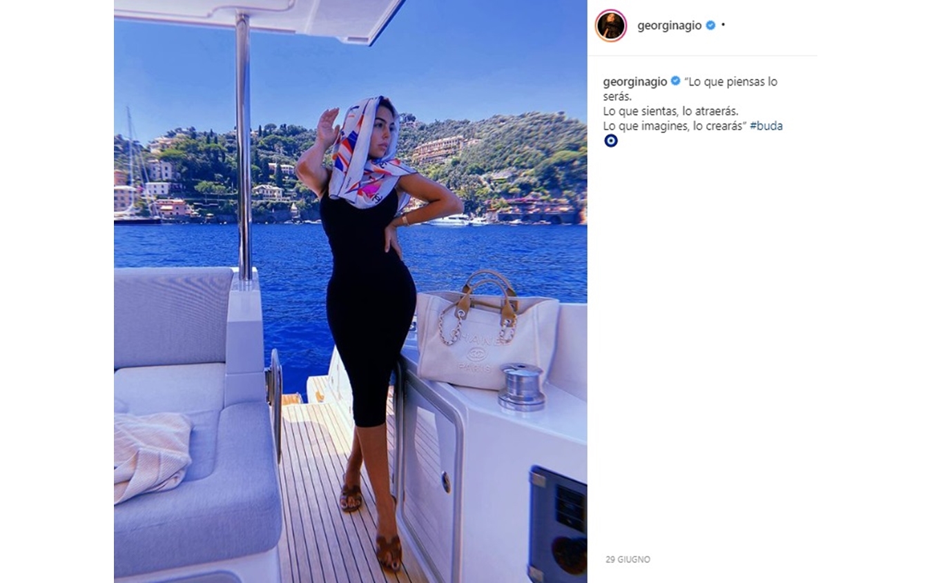 Cristiano Ronaldo e il nuovo Yacht: le vacanze con Georgina Rodriguez ...