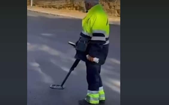 Agrigento, tombini asfaltati per la visita di Mattarella, ora si ...