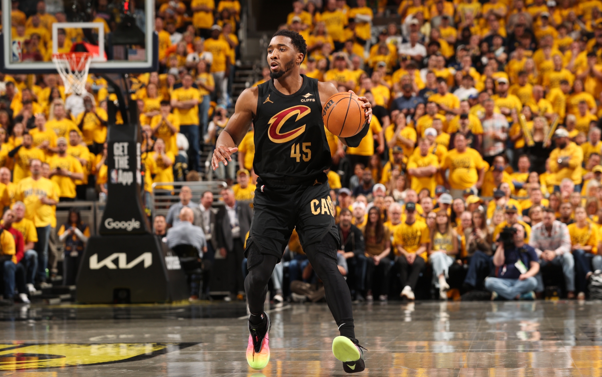 NBA, Mitchell ora è nella storia dei playoff: raggiunti LeBron, Jordan ...