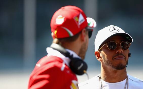 Seb vs Lewis, questa volta la botta ad Hamilton non arriva da Vettel ...