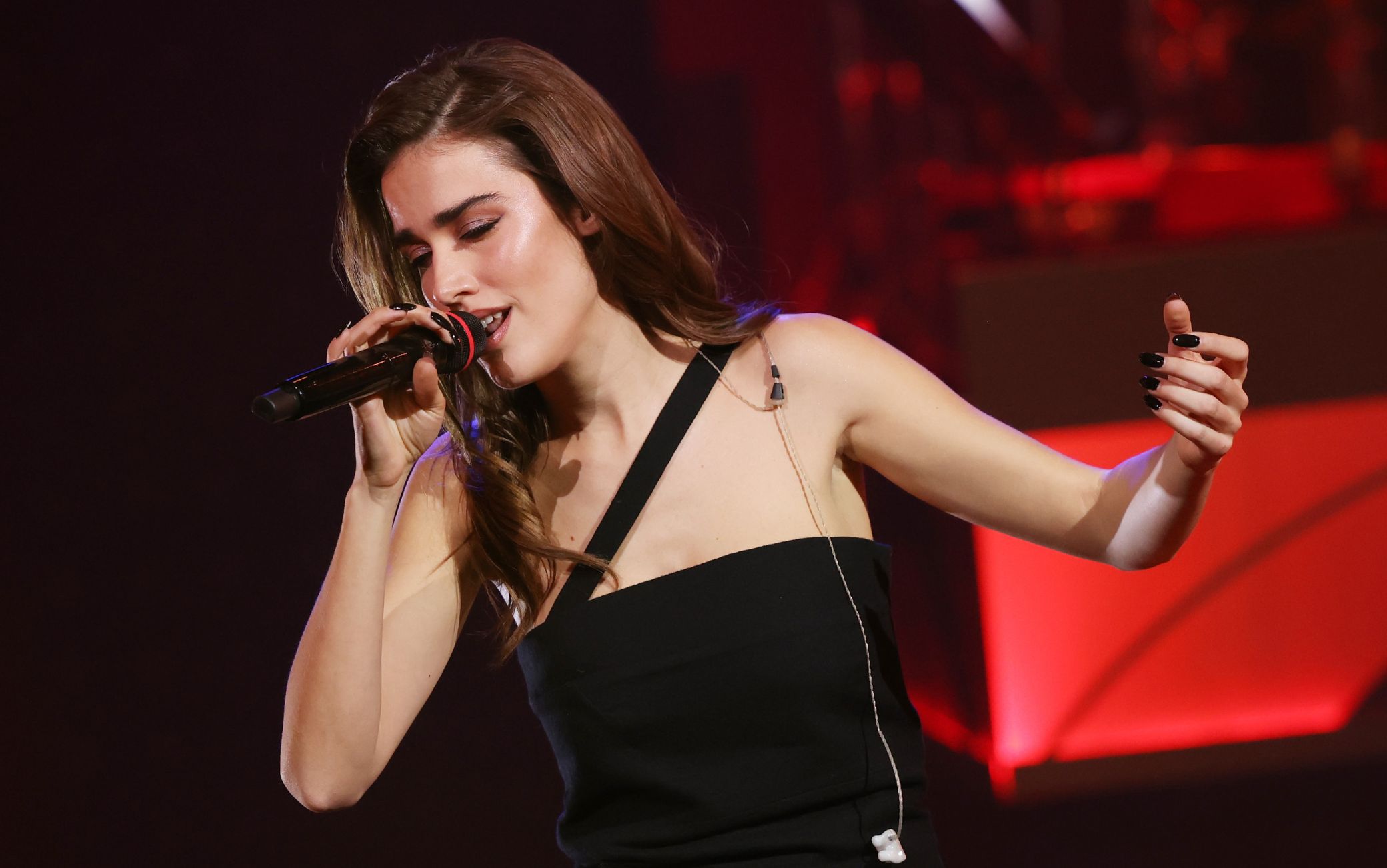 Sanremo 2024, Clara: “Prima l'educazione e poi l'arte: così si cresce'