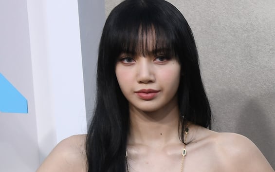Blackpink, Lisa torna con il nuovo singolo Rockstar | Sky TG24