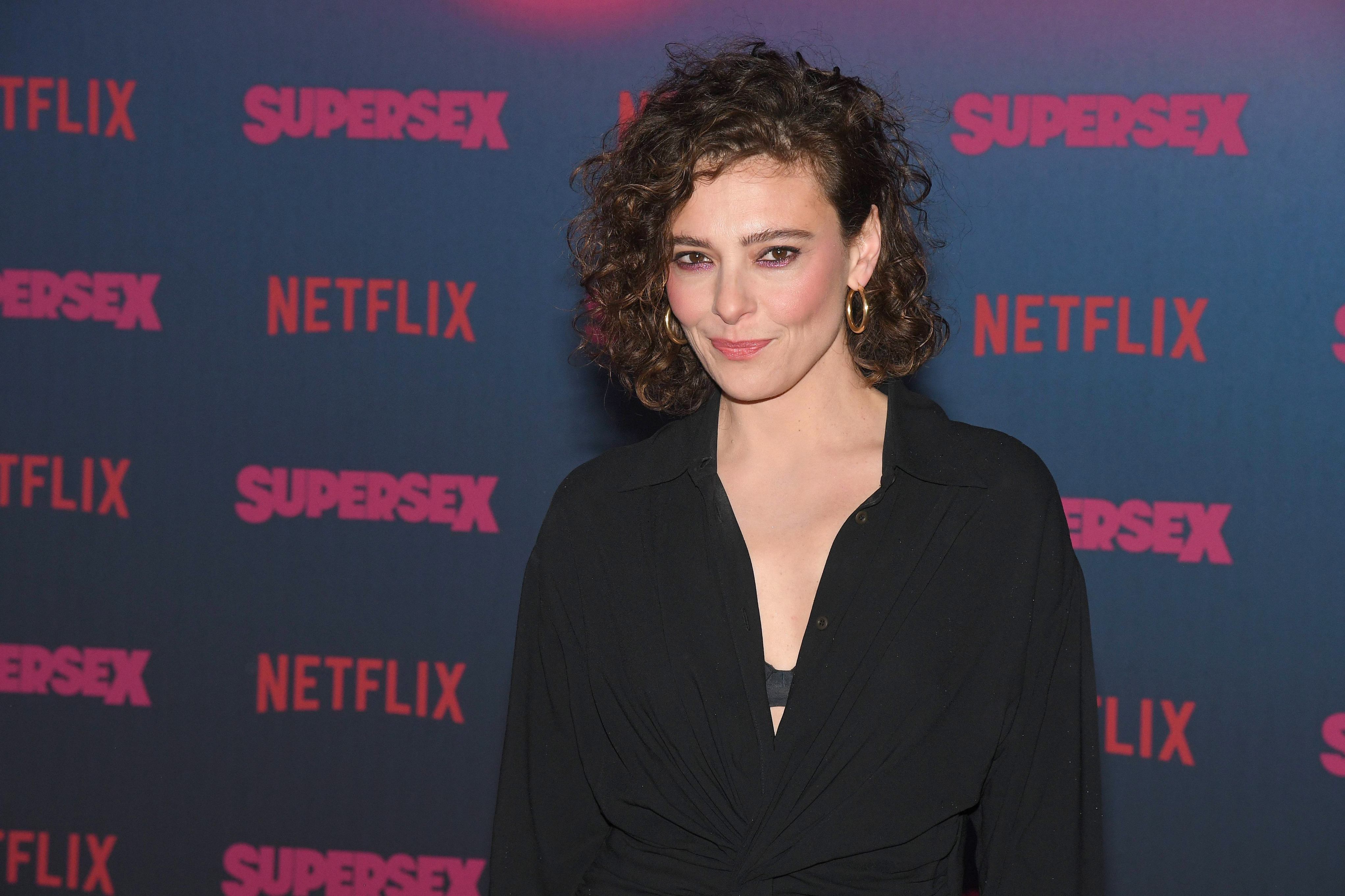 Supersex Il Cast Della Serie Netflix Con Alessandro Borghi Nel Ruolo Di Rocco Siffredi Sky Tg24