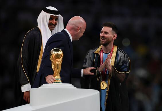 Mondiali Qatar, cos'è la 'Bisht': la veste indossata da Messi | Sky TG24