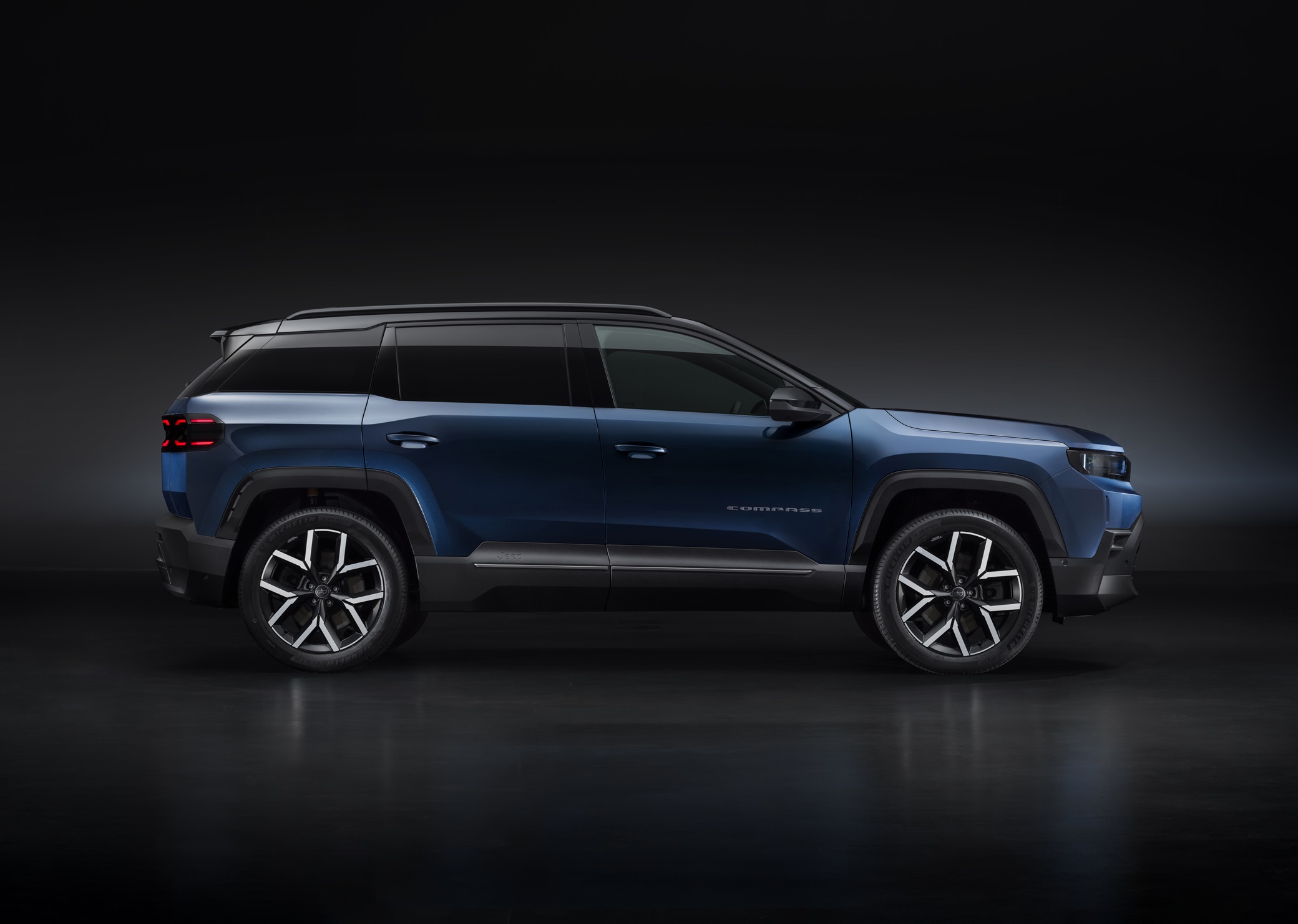 Nuova Jeep Compass, svelato modello 2025: design, motore e tecnologie ...