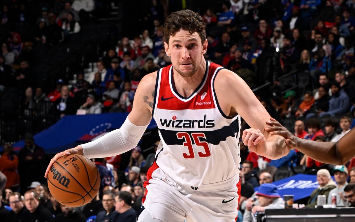 NBA, i tifosi di Philadelphia hanno un motivo in più per amare Mike ...