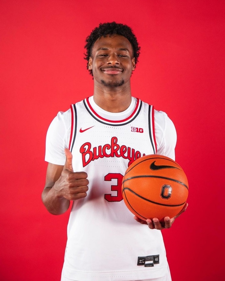 NBA, Bryce Jemas, il secondogenito di LeBron James, in posa con la ...