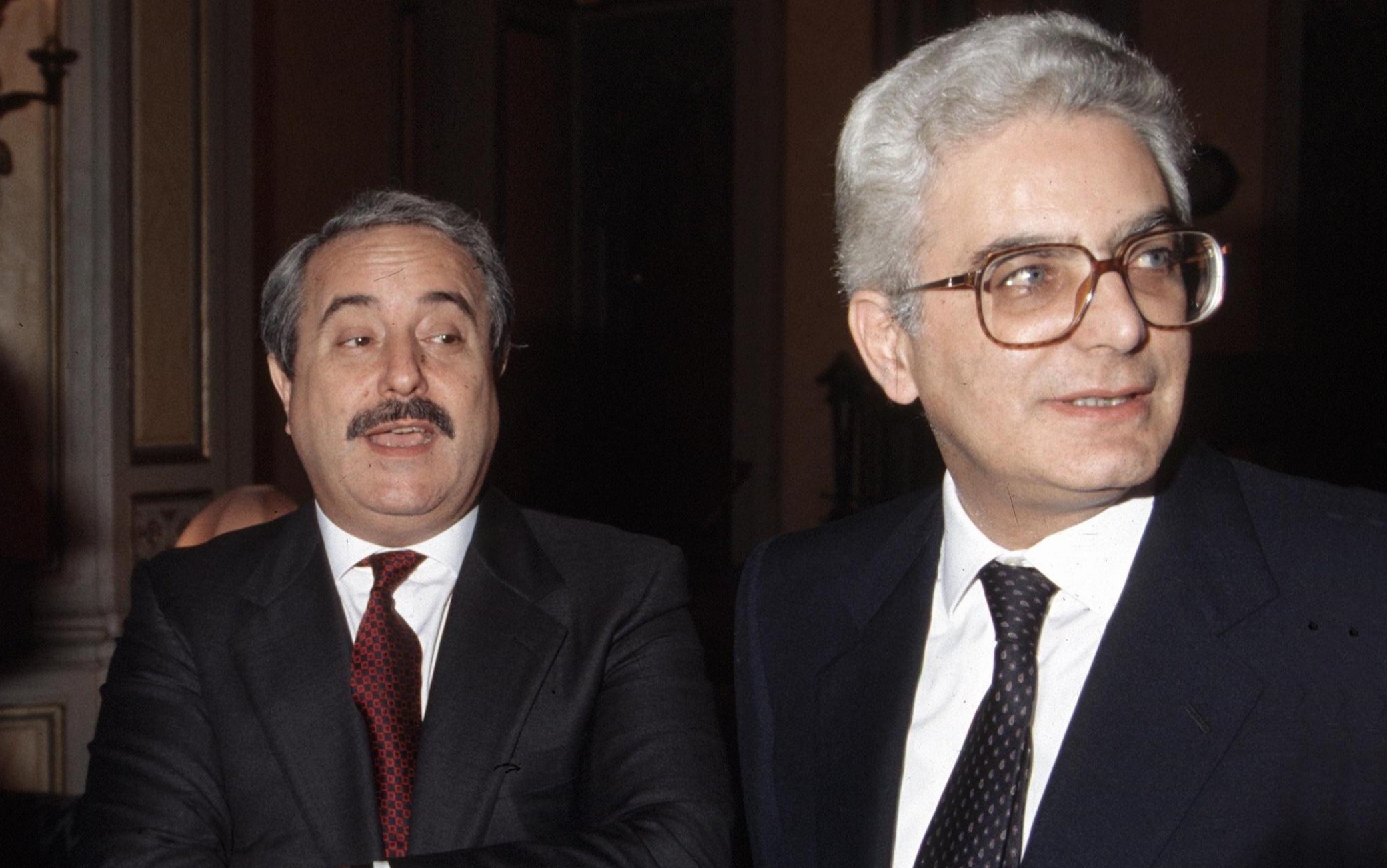 Giovanni Falcone: storia del giudice anti mafia, dal processo a Cosa ...