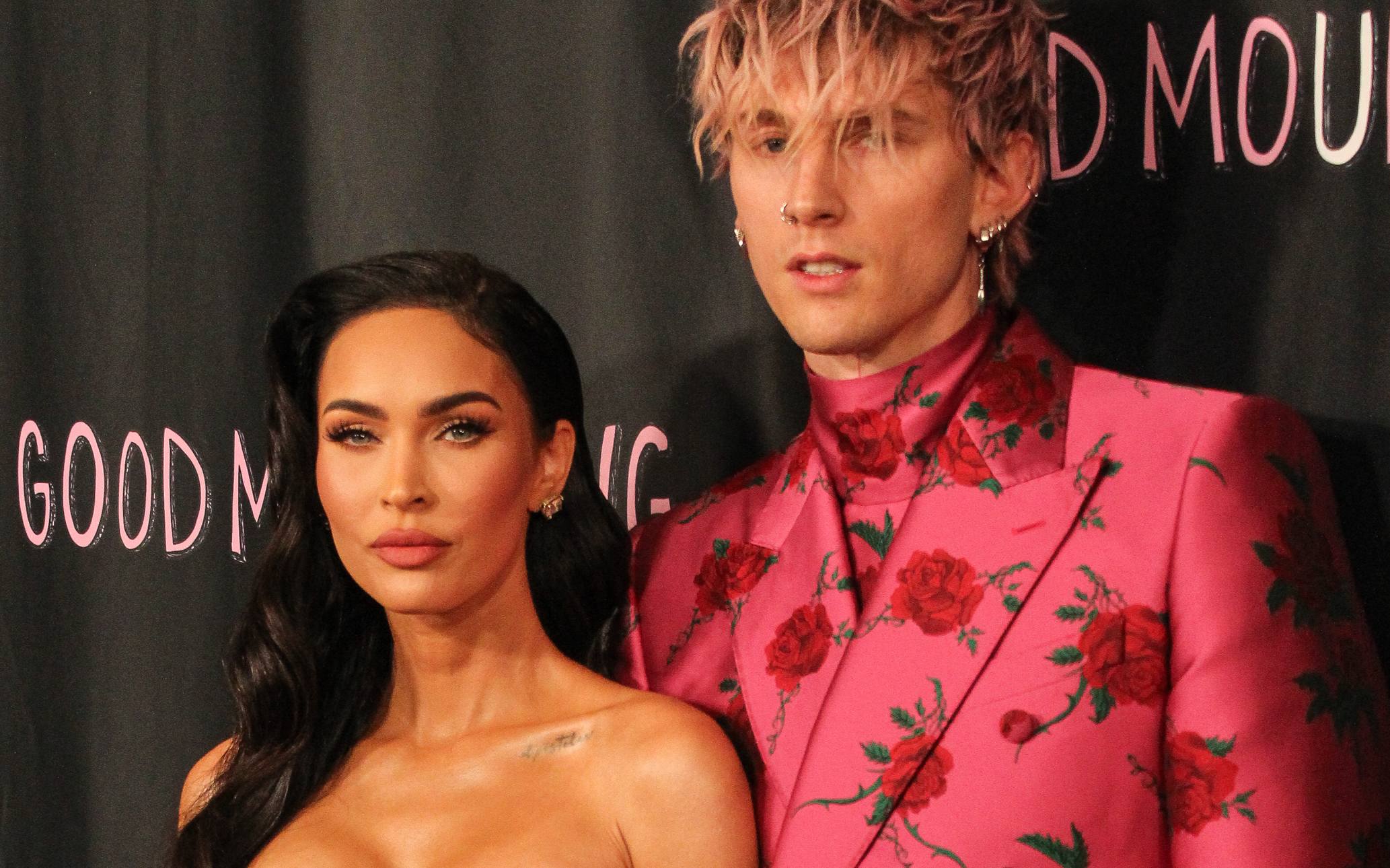 Megan Fox mamma per la quarta volta: il post di Machine Gun Kelly | Sky ...
