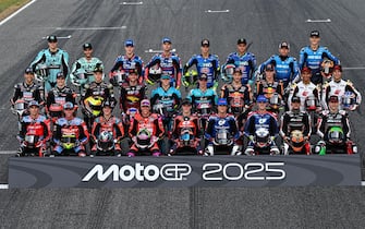 MotoGp 2025, i piloti fanno le foto di gruppo del nuovo mondiale | Sky Sport