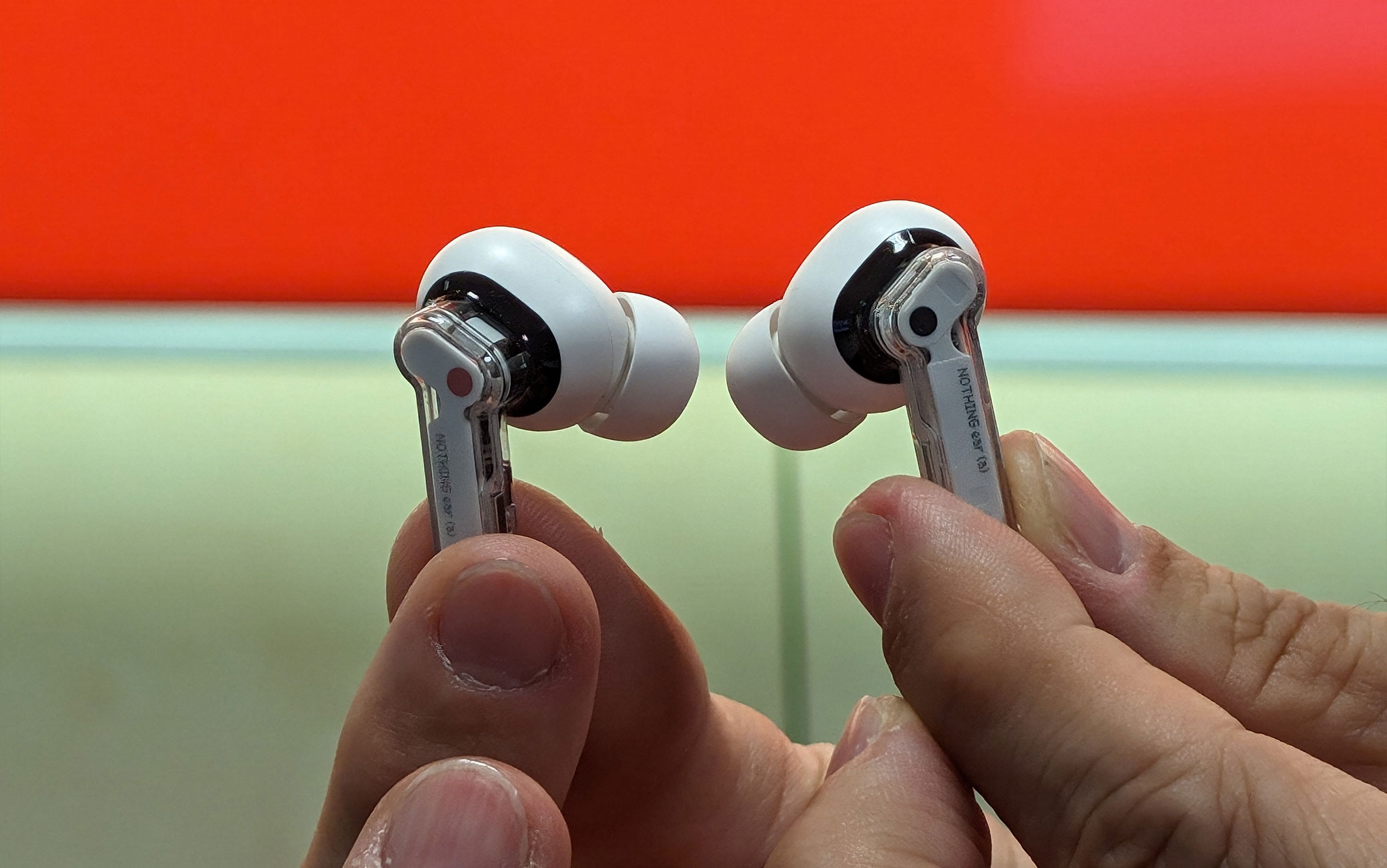 Nothing Ear (a), la recensione delle nuove cuffiette Nothing | Sky TG24