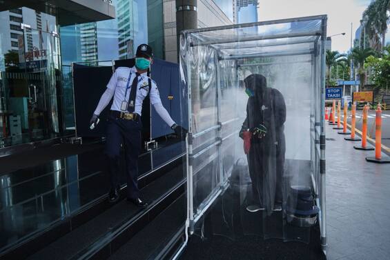 Indonesia in parziale lockdown per l'emergenza Coronavirus. FOTO
