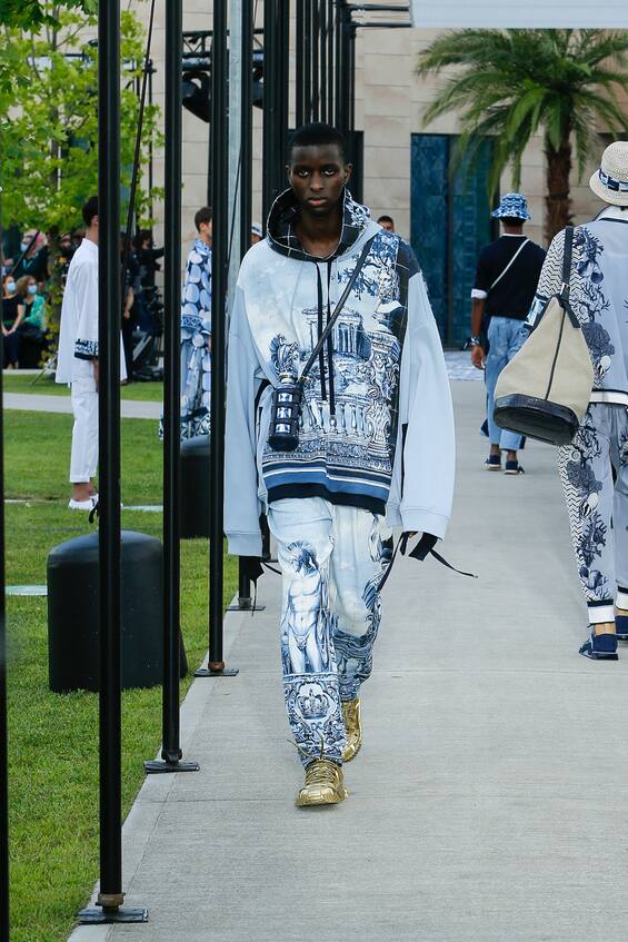 MIlano Digital Fashion Week, Dolce&Gabbana sfila all'Humanitas per la ...