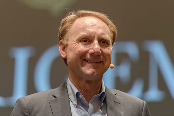 Dan Brown compie 60 anni: i 5 libri da leggere | Sky TG24