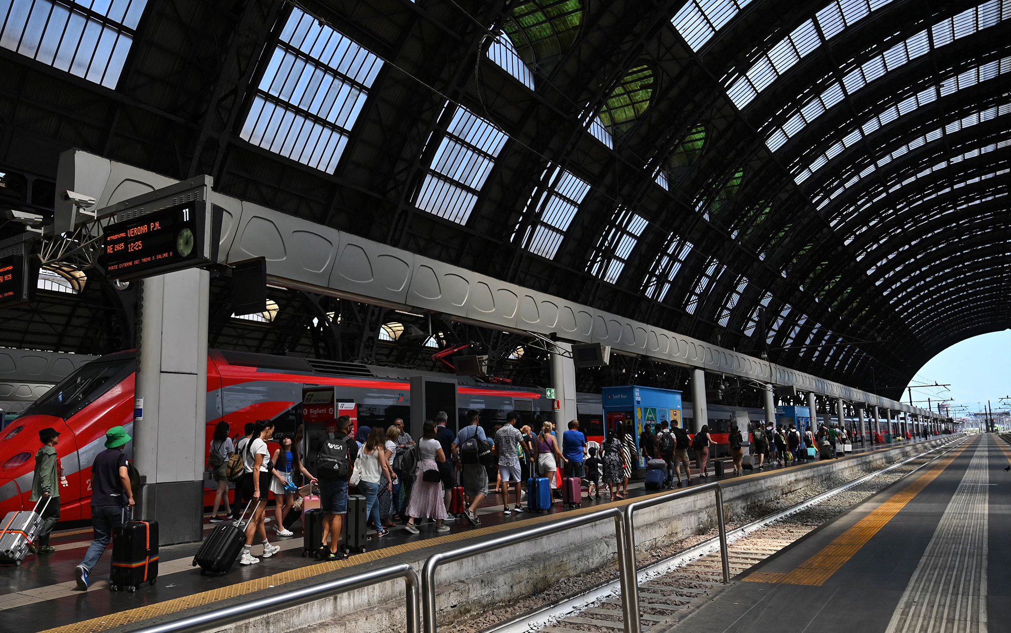 Trenitalia, in arrivo il biglietto digitale: ecco cosa cambia | Sky TG24
