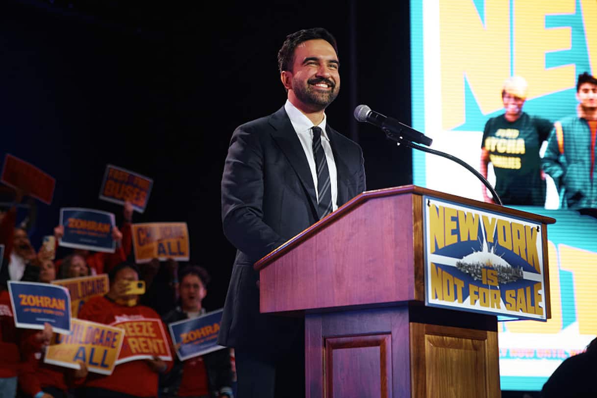 Chi è Zohran Mamdani, il nuovo sindaco democratico di New York | Sky TG24