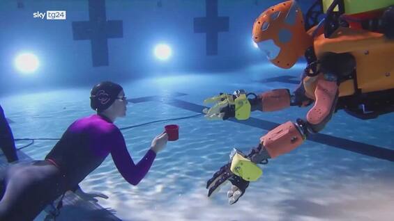 OceanOneK, creato robot subacqueo per esplorare gli Oceani | Video Sky TG24