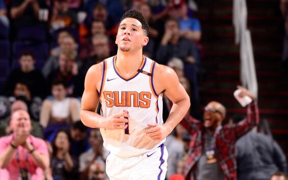 NBA, infortunio alla mano per Devin Booker: a rischio l'inizio della ...