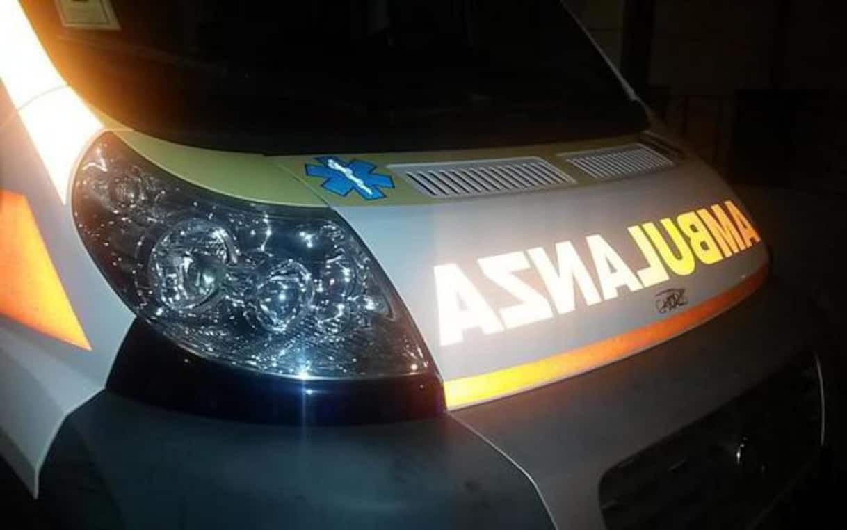 Muore in scooter contro mezzo rifiuti | Sky TG24