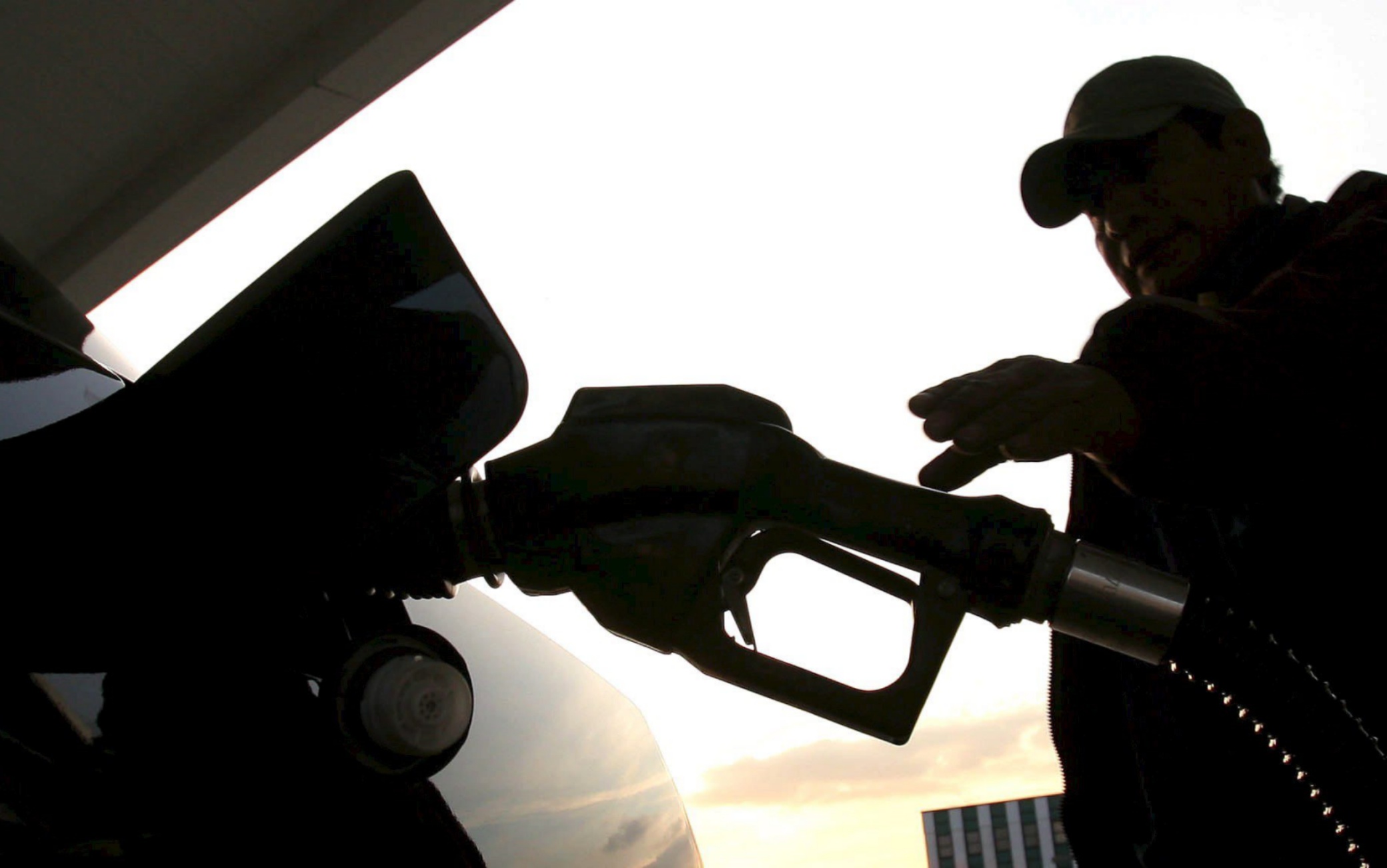 Benzina, cambia il tabellone dei prezzi dei carburanti. La guida | Sky TG24