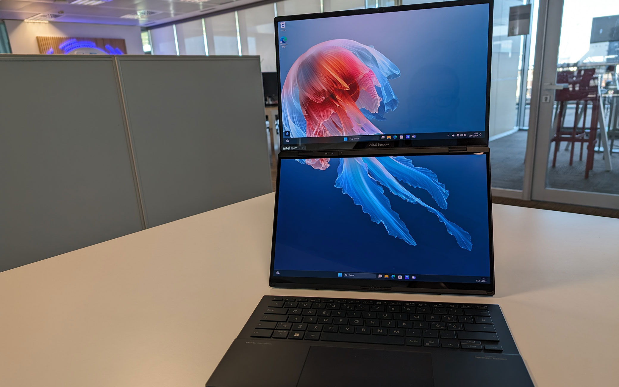 Recensione laptop con due schermi Asus Zenbook Duo | Sky TG24