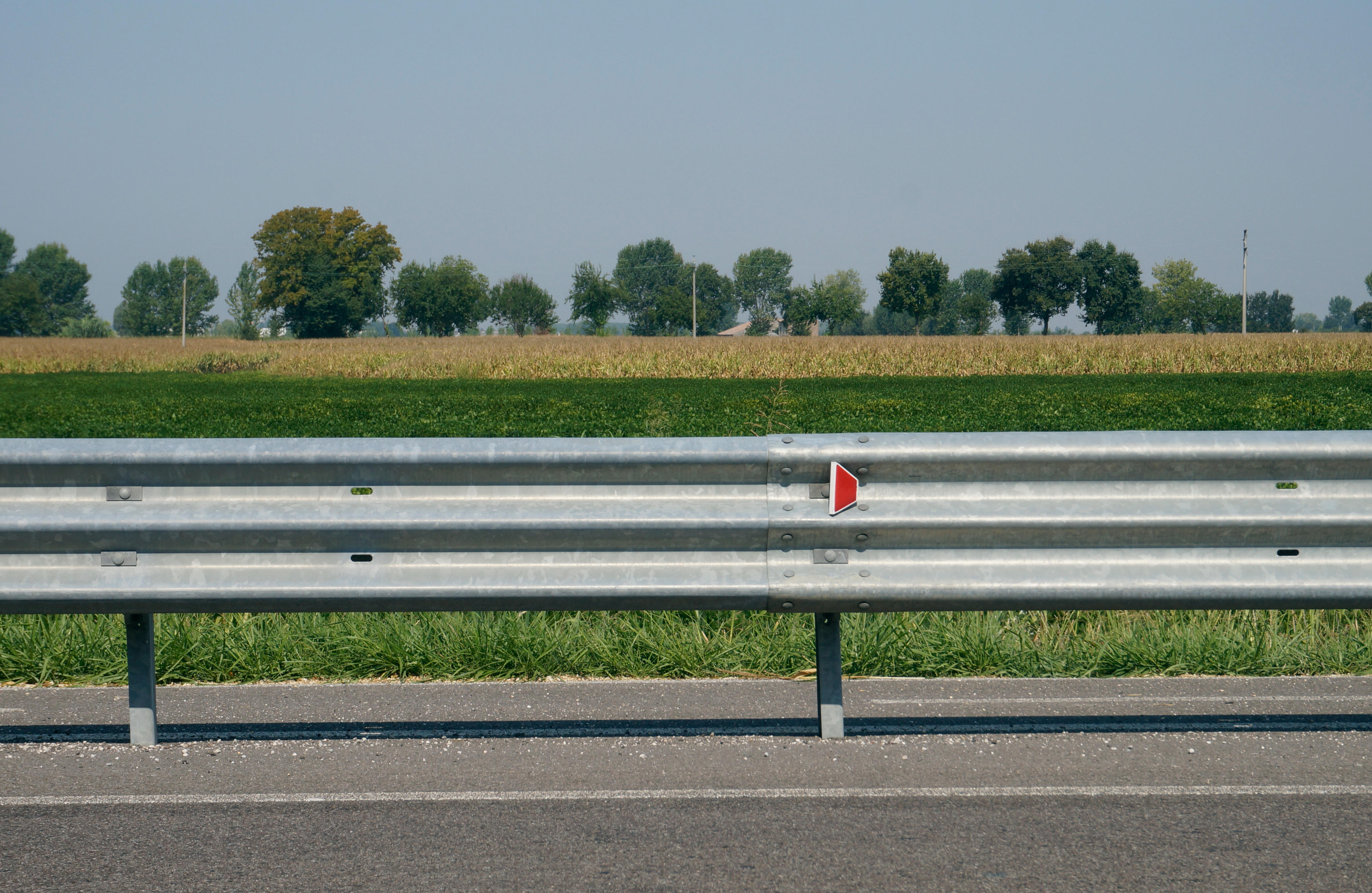 Guardrail, come funzionano: le regole e le diverse tipologie | Sky TG24