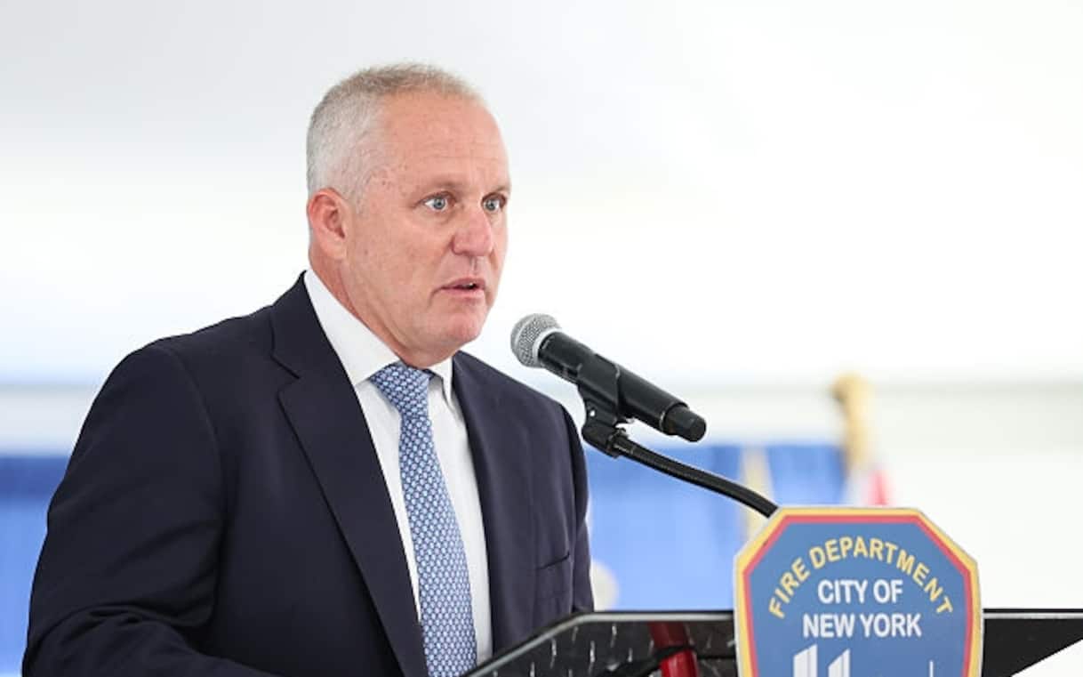 New York, perché il capo dei pompieri Robert Tucker si è dimesso dopo l ...