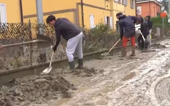 Maltempo Emilia Romagna, nuova allerta meteo rossa per il 22 ottobre | Sky TG24