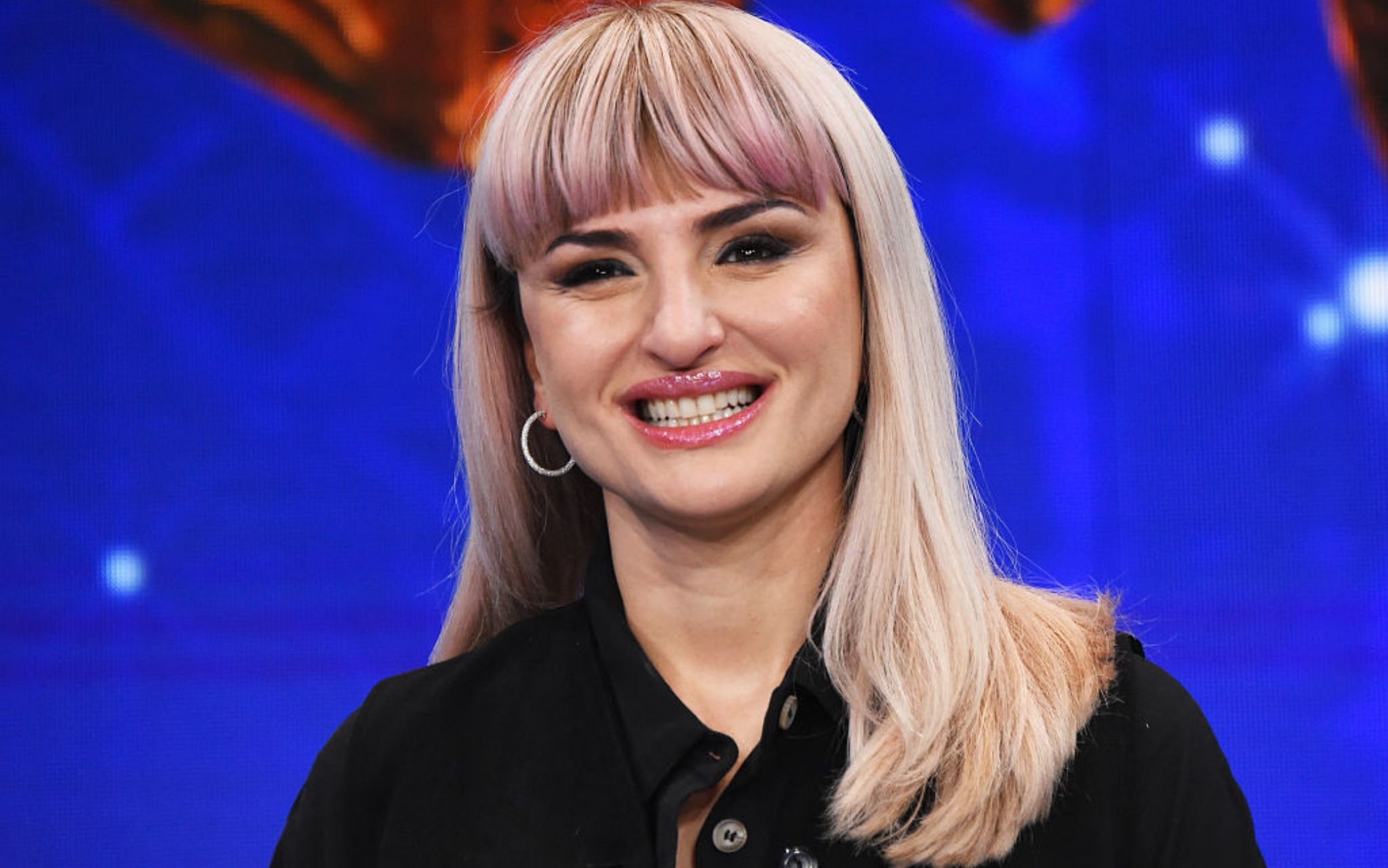 Arisa posa su Instagram per una foto senza veli che è un inno al gender ...