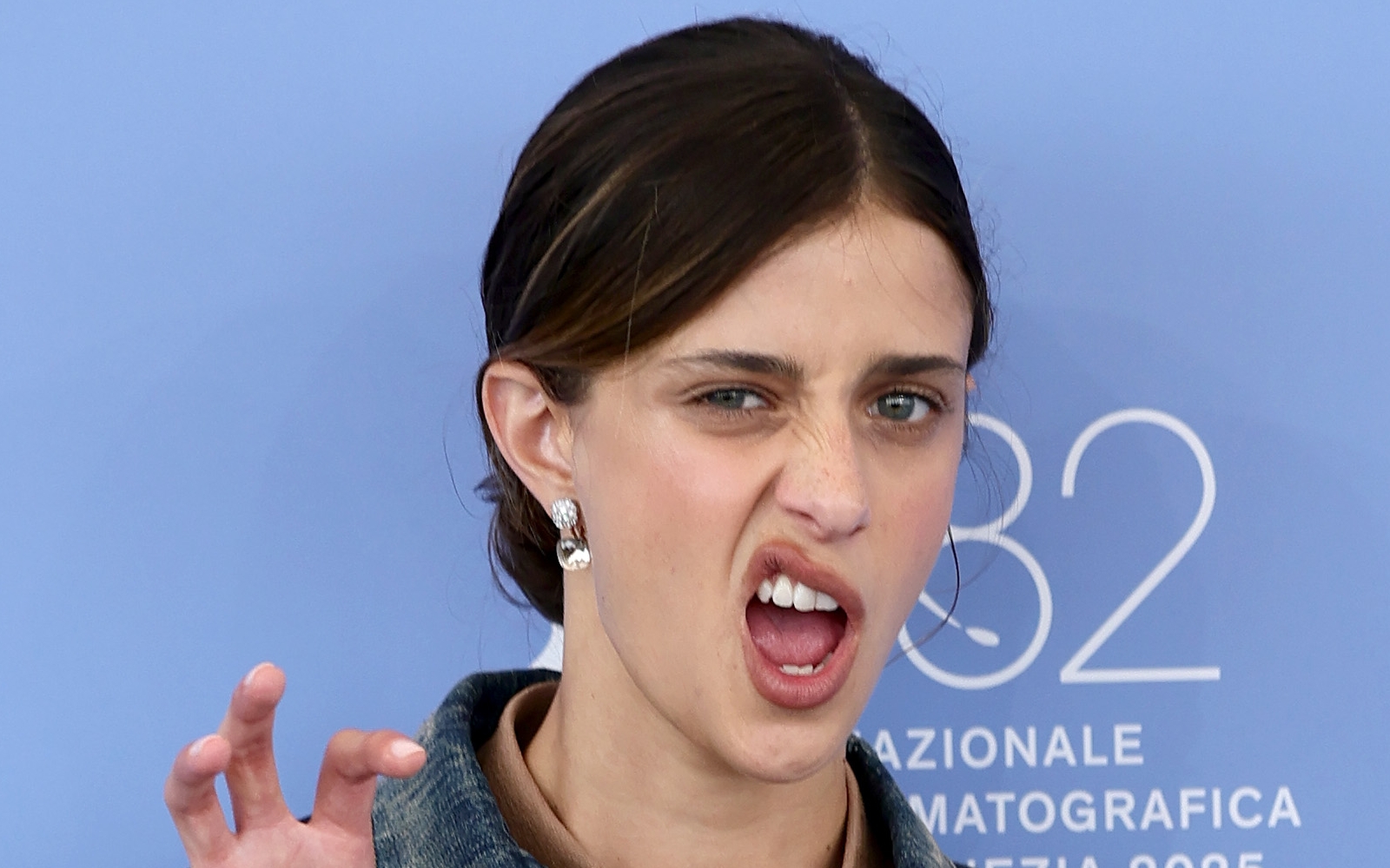 Venezia 82, Benedetta Porcaroli in Il rapimento di Arabella | Video Sky ...