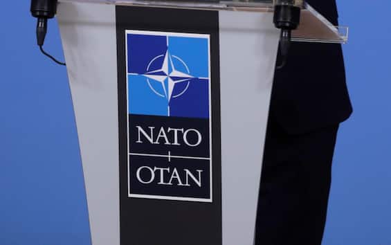 Nato, cosa sono gli articoli 4 e 5 sulla difesa collettiva e quando si ...
