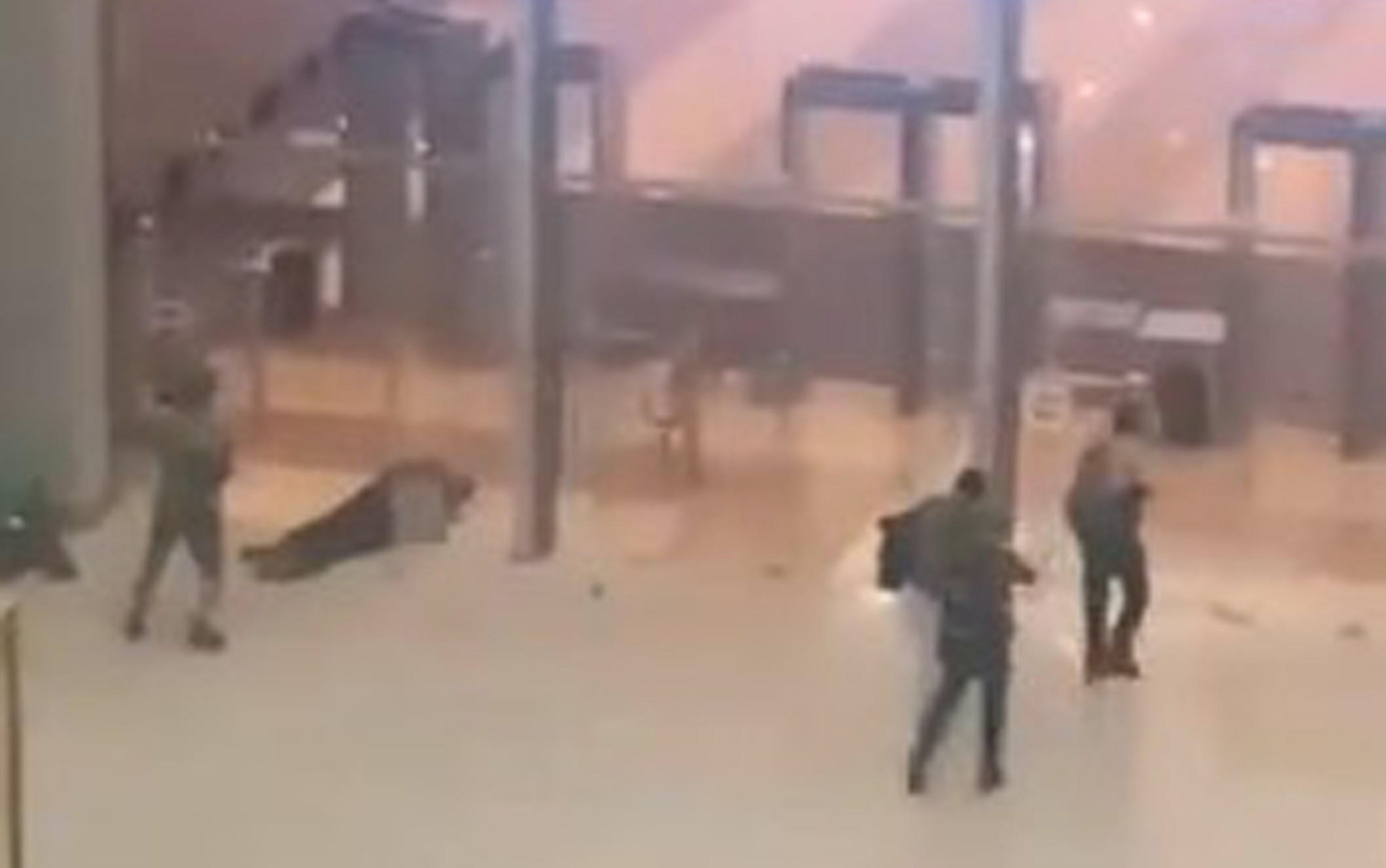 Attentato a Mosca: decine di morti e feriti. Isis rivendica, arrestati ...