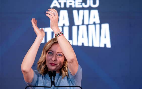 Meloni ad Atreju: 'Maggioranza compatta, il 2025 sarà l'anno delle ...