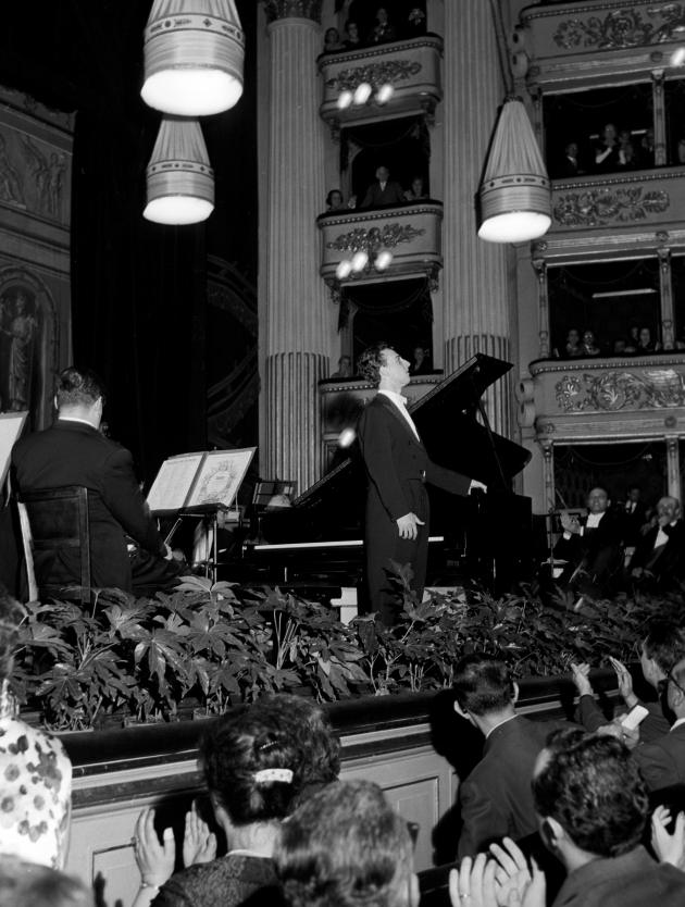 Morto Maurizio Pollini, uno dei più grandi pianisti contemporanei | Sky ...