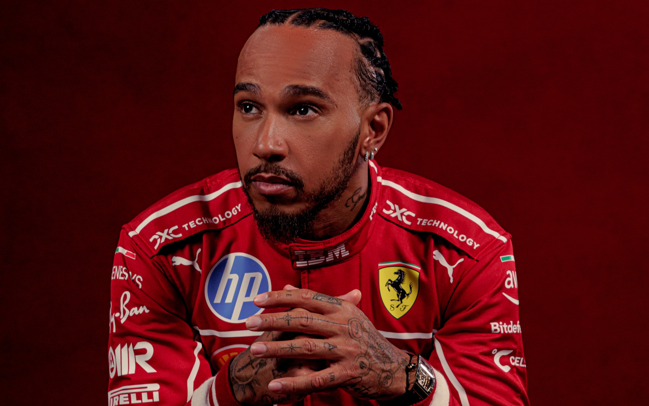 F1, Hamilton e Leclerc: le foto con la tuta rossa Ferrari | Sky Sport