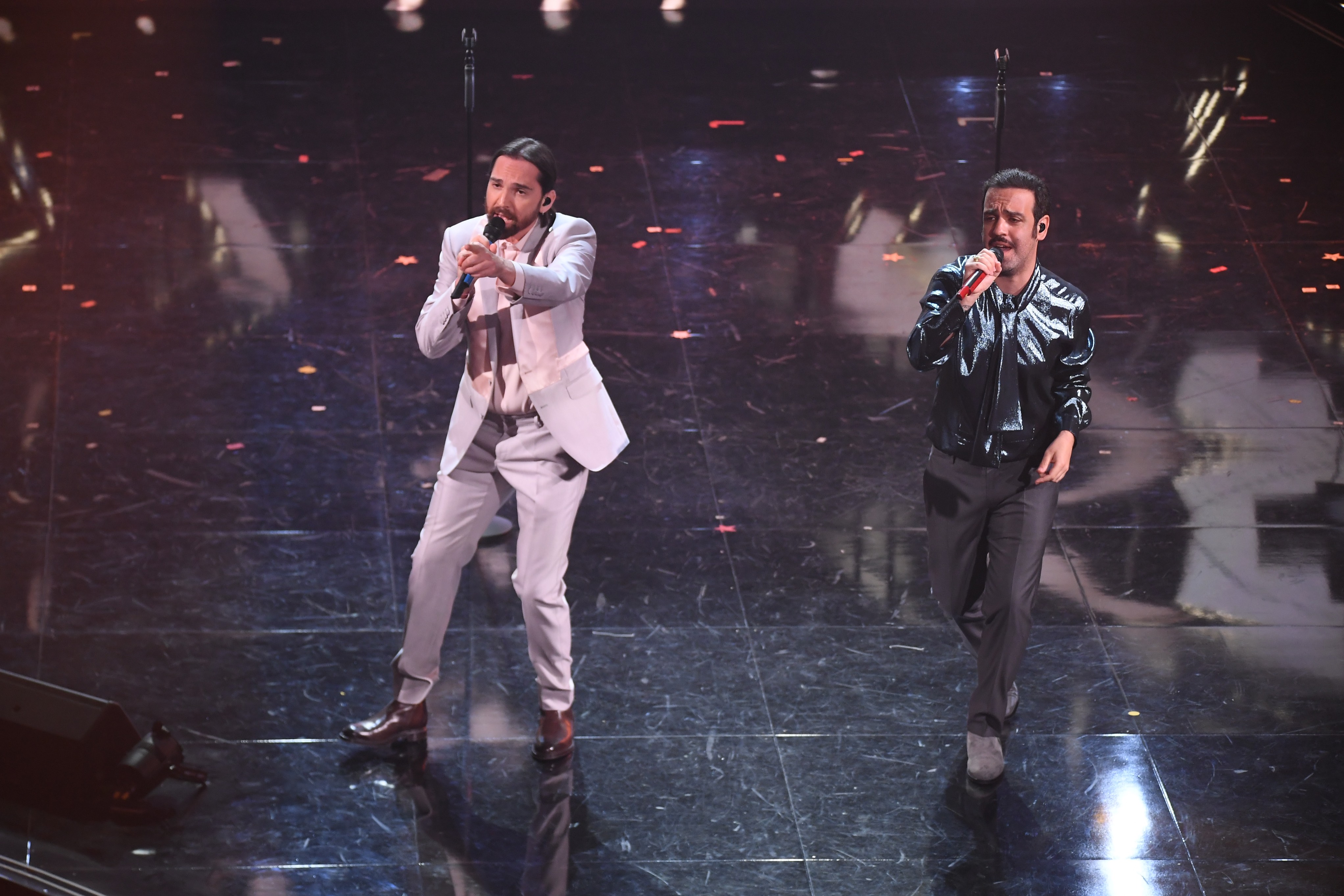 Colapesce e Dimartino, la cover K-Pop di Splash I Sky TG24