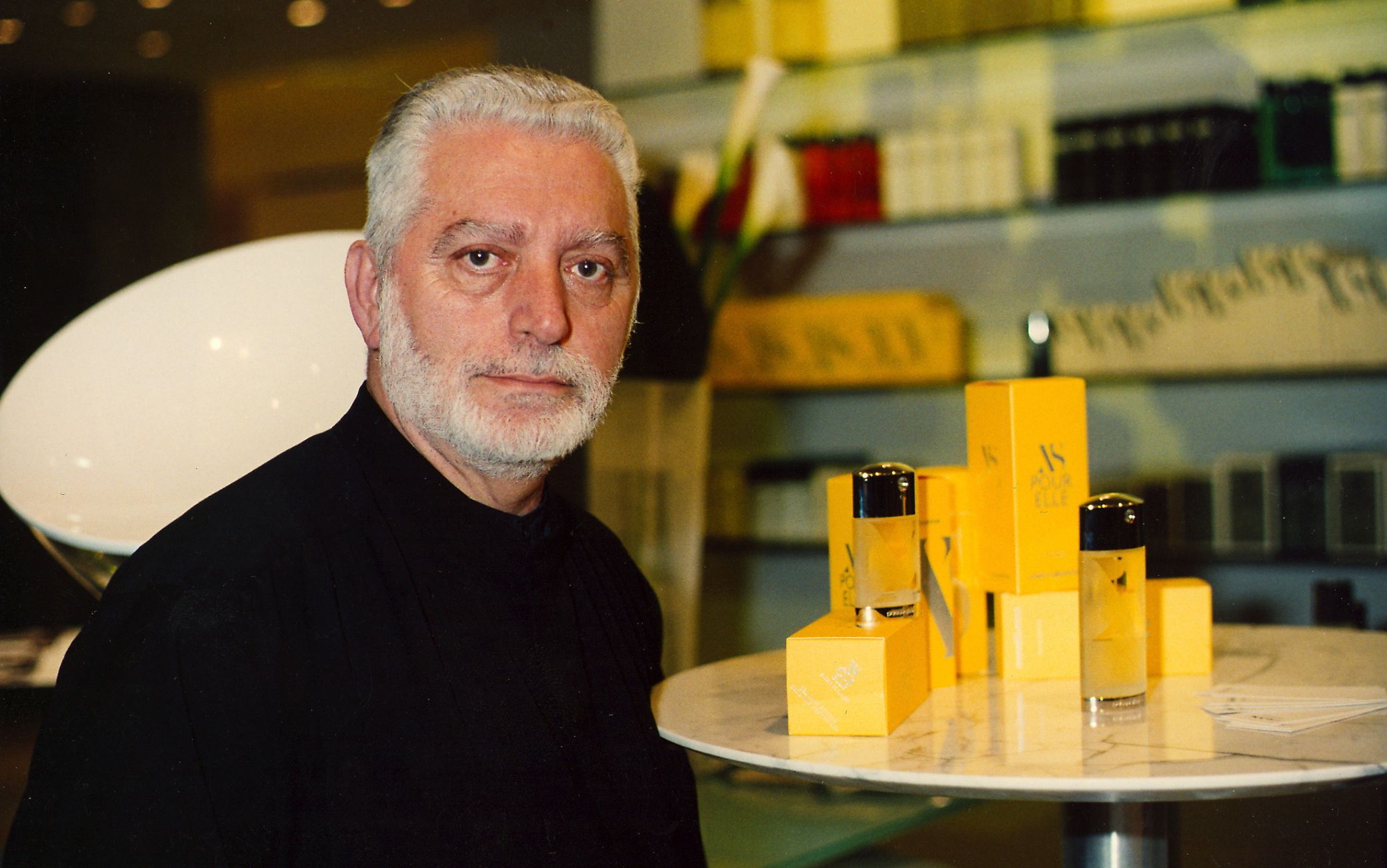 Paco Rabanne, chi era lo stilista spagnolo: dagli abiti metallici ai ...