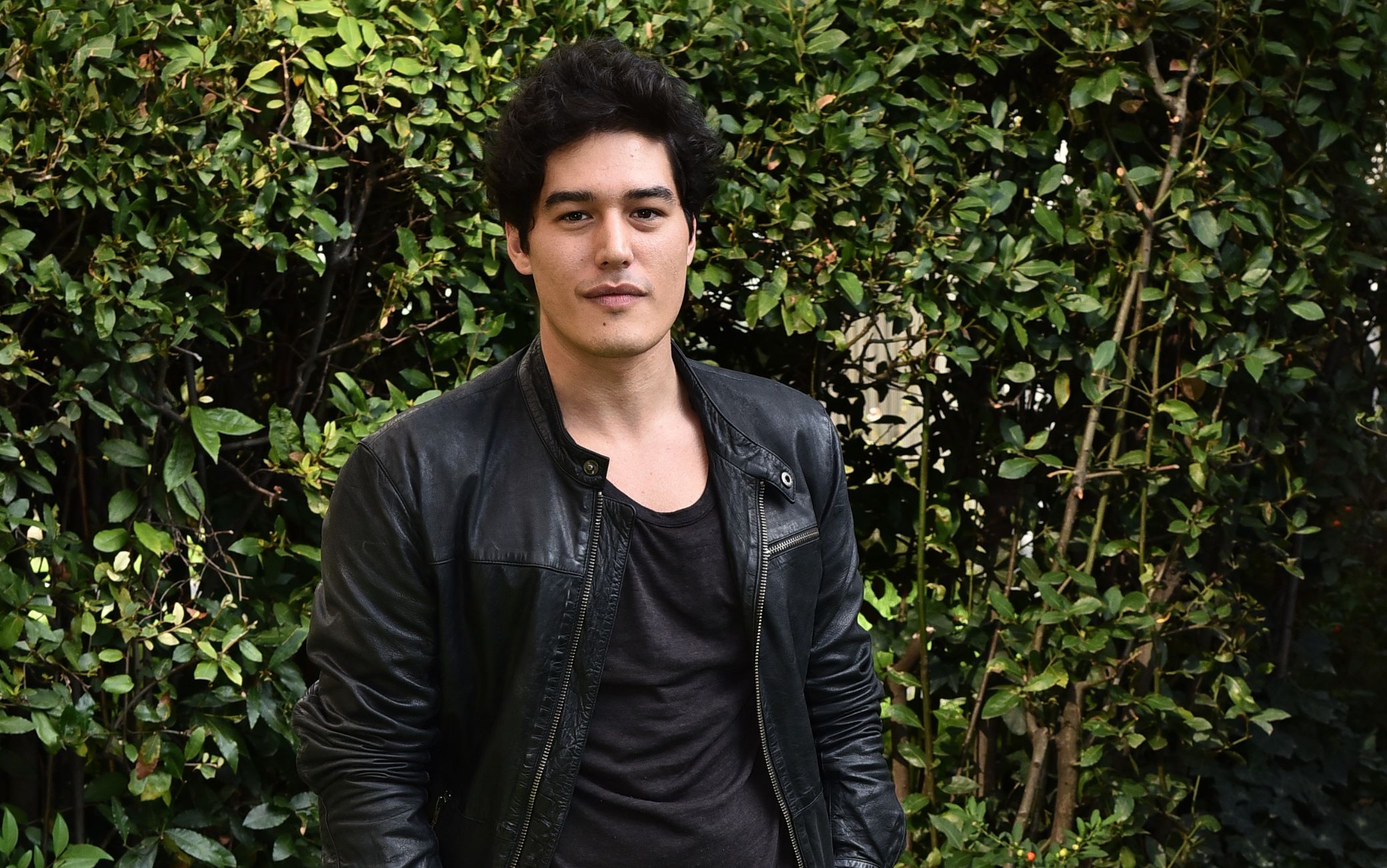 Chi è Cristiano Caccamo, l'attore che interpreta Antonio Ranieri nella ...