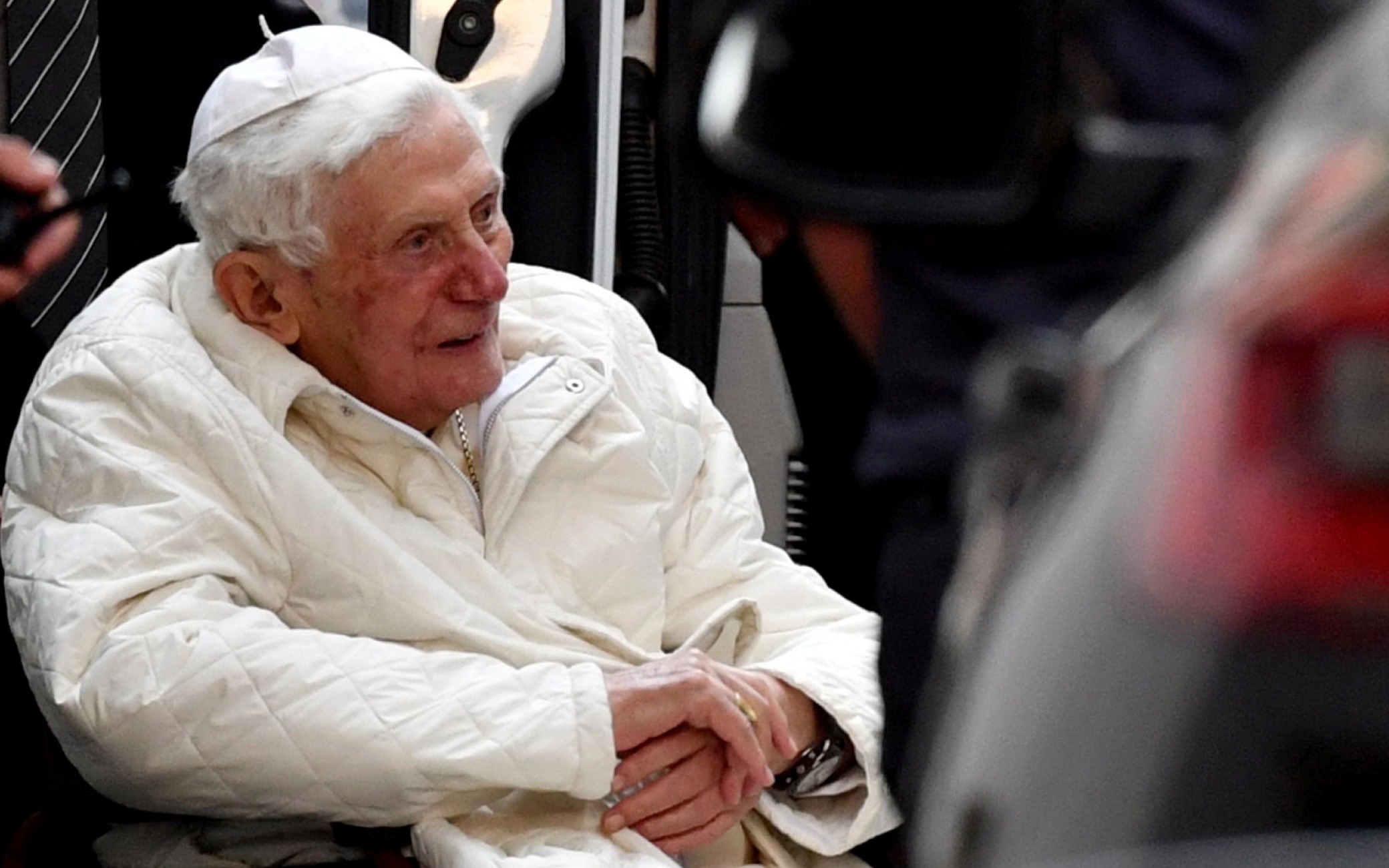 Morte Papa Ratzinger, dalla cerimonia alla sepoltura: cosa sappiamo ...