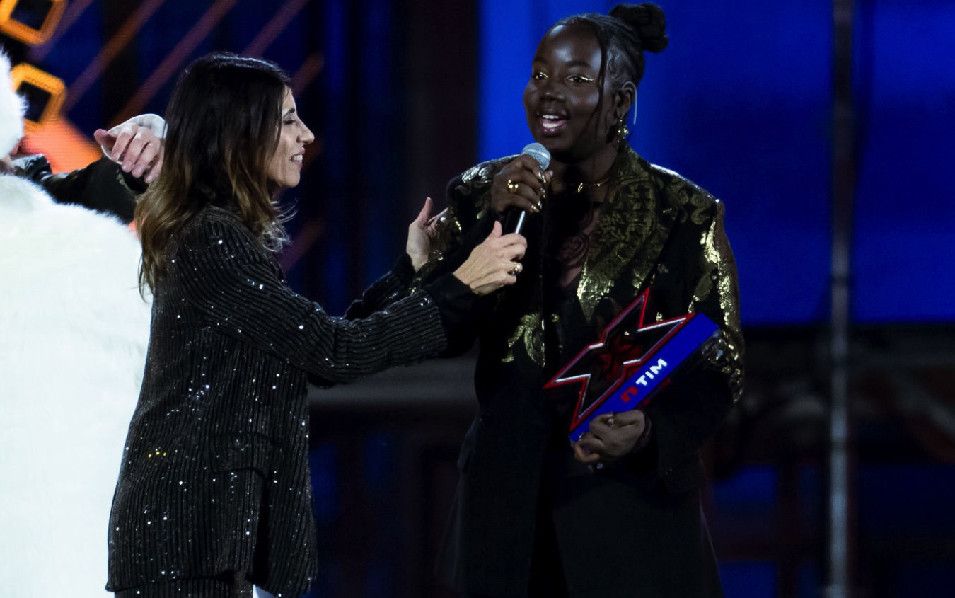 Live di X Factor 2024, Gloom è l'inedito dei PUNKCAKE: testo e video ...