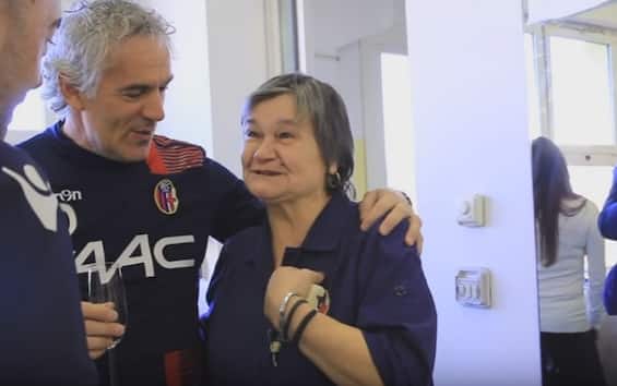 Bologna, brindisi per Angela: 38 anni in rossoblù | Sky Sport