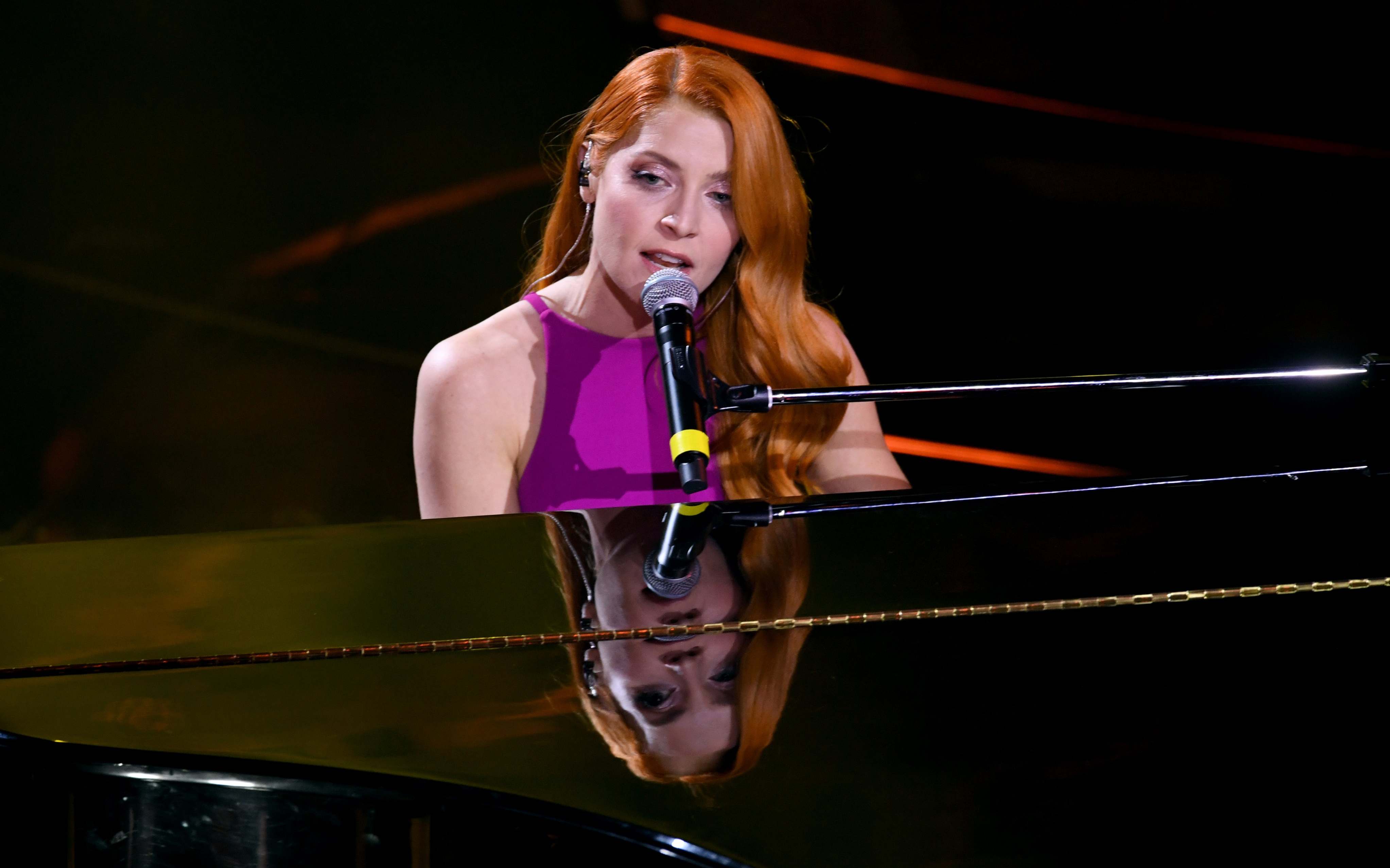 Noemi, è uscito il videoclip del nuovo singolo Non ho bisogno di te ...