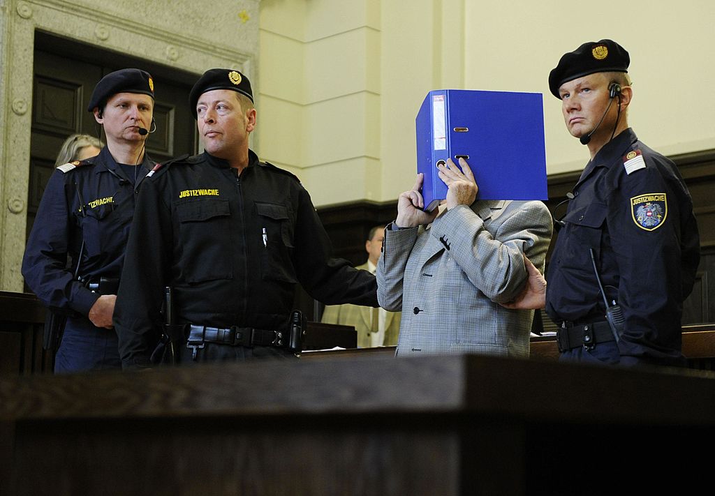 Josef Fritzl trasferito in un carcere normale: segregò e abusò della ...