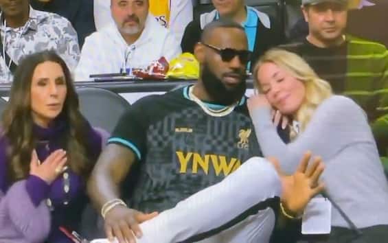 NBA, LeBron James e il video virale con Jeanie Buss: cosa si sono detti ...