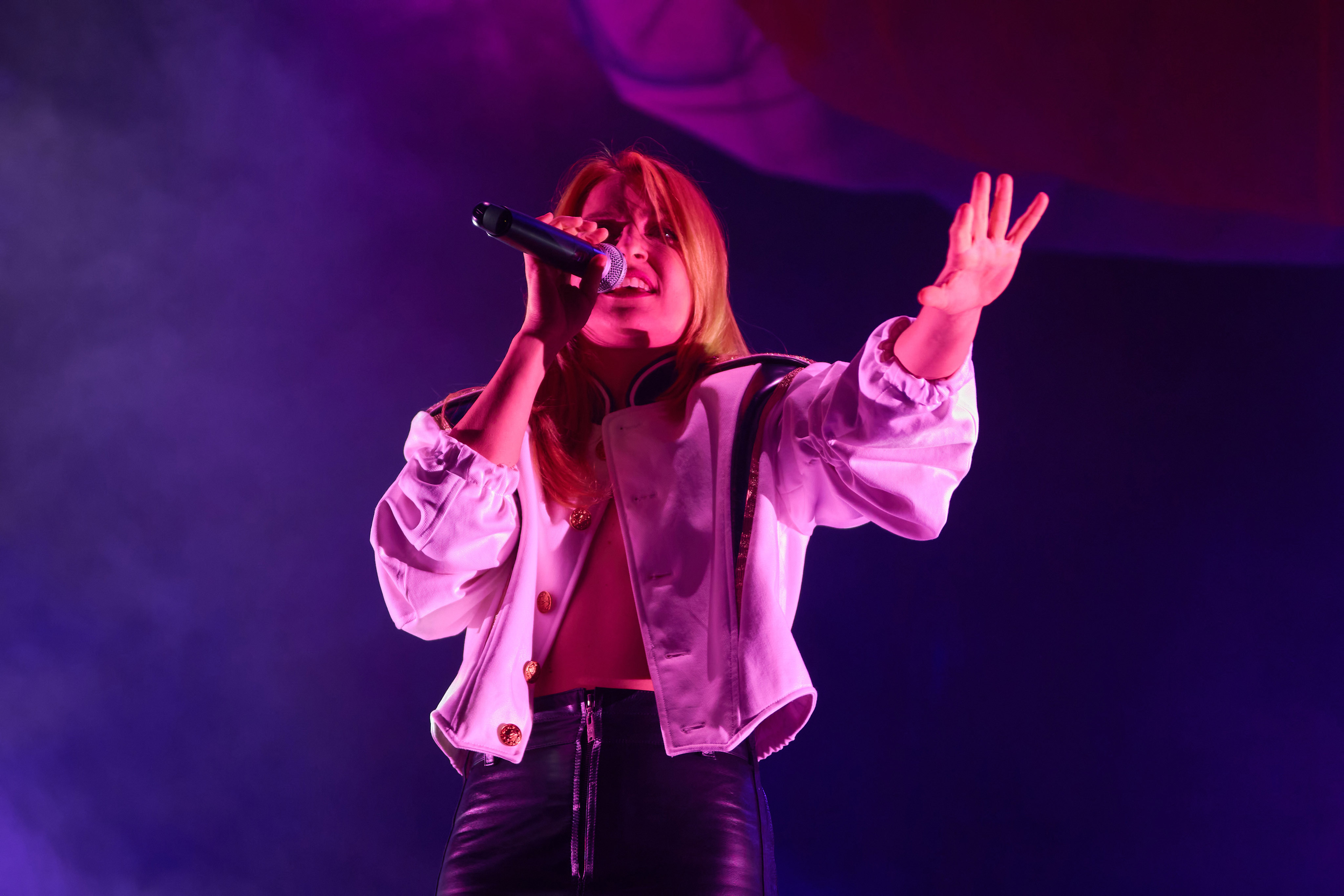 Noemi, chi è e come è cambiata la cantante e conduttrice del Concerto ...