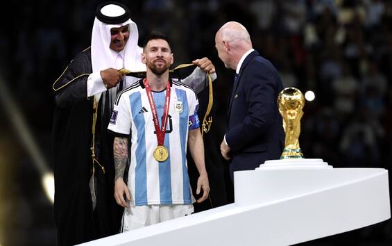 Messi, offerta da un milione di dollari per il Bisht | Sky Sport