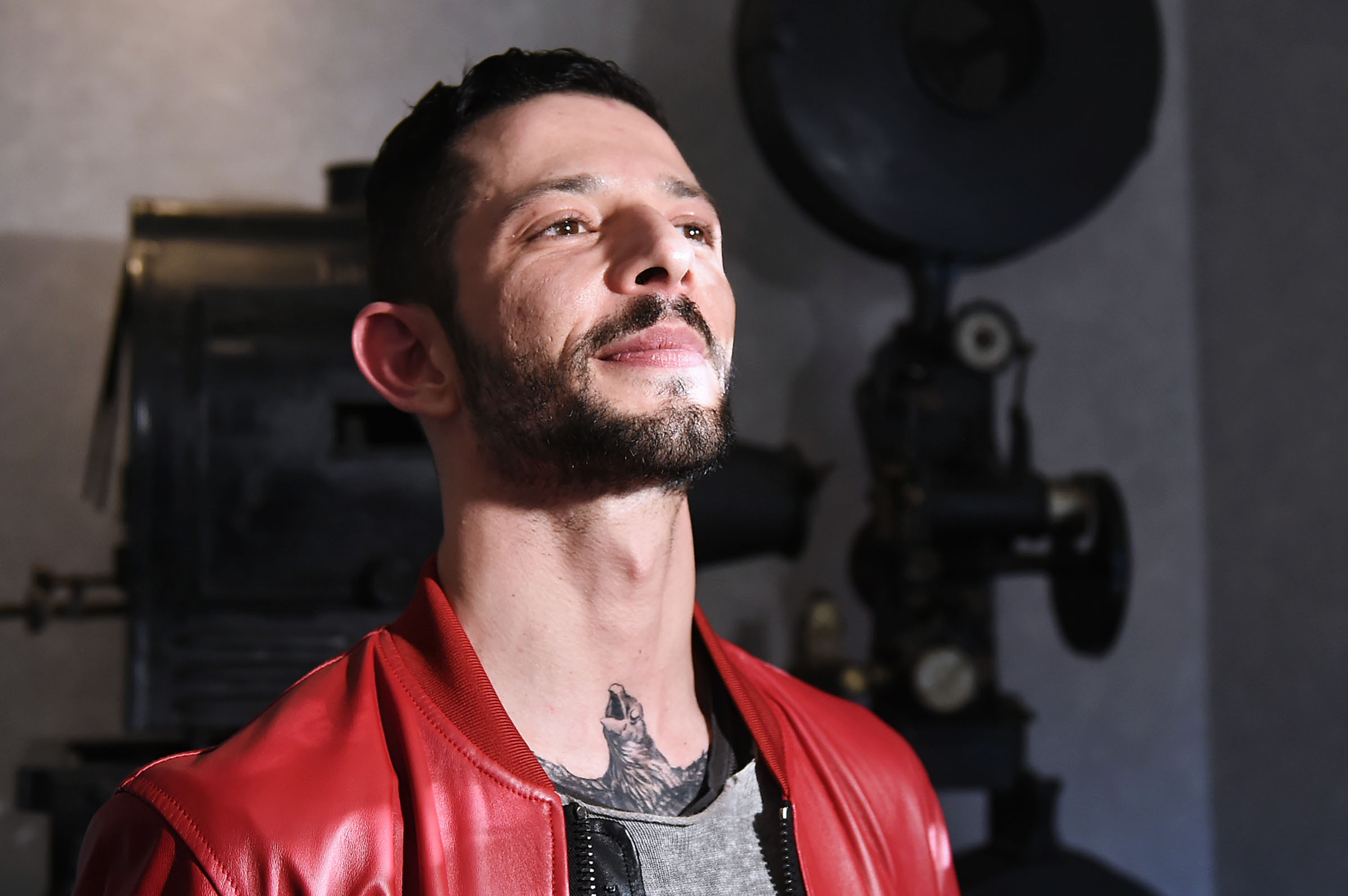 Nesli compie 40 anni: 15 curiosità sul cantante di 'La fine' e 'Andrà ...