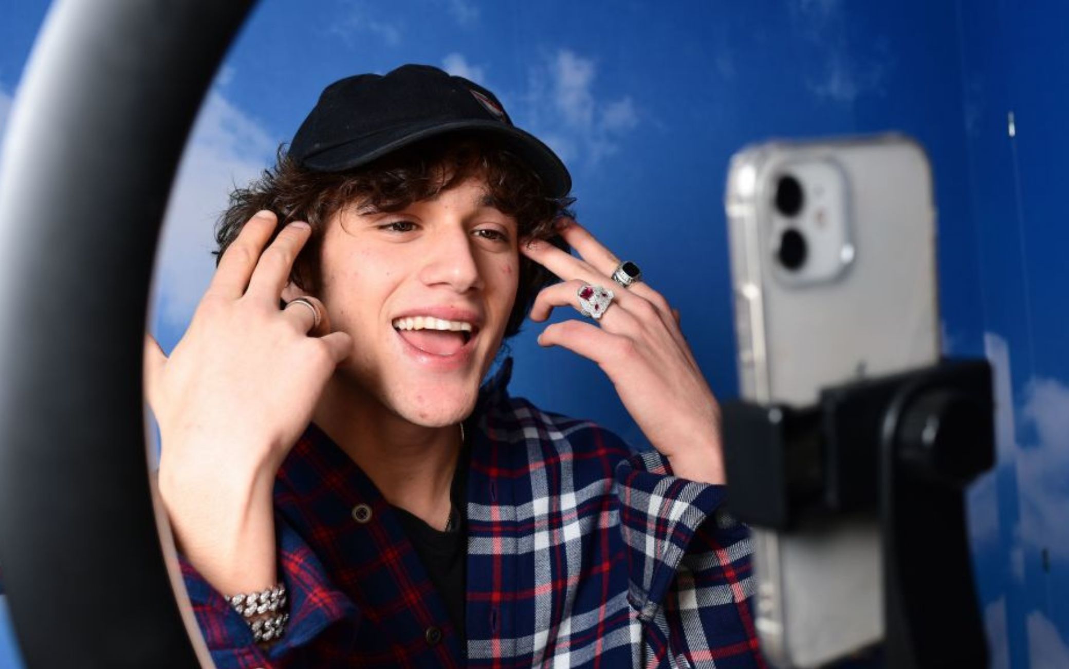 Che Dio ci aiuti 8, chi è Tommaso Donadoni che interpreta Pietro | Sky TG24