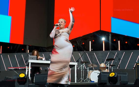 Chi è BigMama, la cantante hip hop che duetta con Elodie a Sanremo 2023 ...