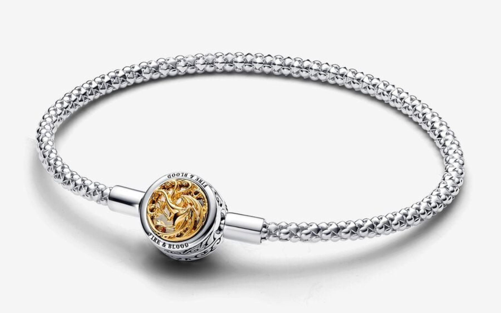 Pandora presenta la collezione di gioielli ispirata a Game of Thrones. FOTO